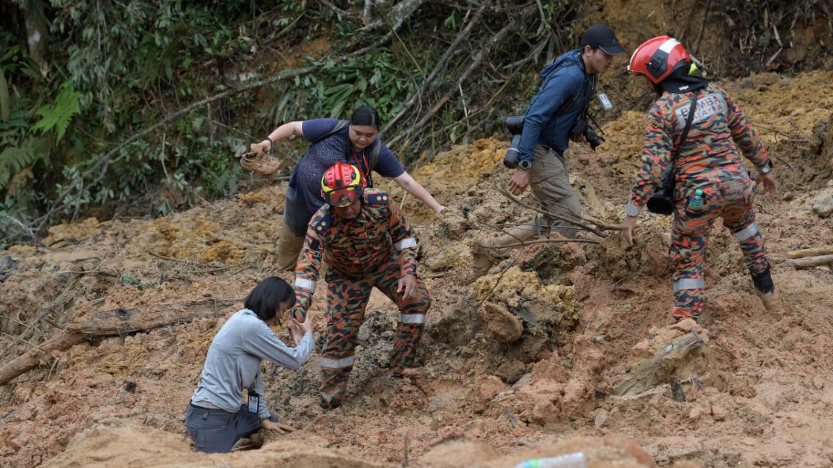 Dokumentari Khas Majalah 3 Memaparkan Tragedi Sedih di Batang Kali ... Dokumentari Khas Majalah 3 Memaparkan Tragedi Sedih di Batang Kali ...